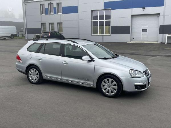 Pelēks Volkswagen Golf 2009 Viļņa, ar dzinēja tilpumu 1.97 L un nobraukumu 318 tūkst. km par 1800 €, foto 7 vietnē AUTOMOTO.COM.LV