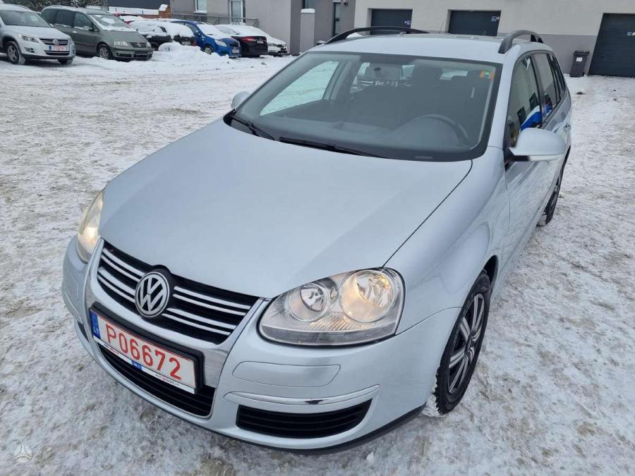 Pelēks Volkswagen Golf 2009 Šauļi, ar dzinēja tilpumu 1.90 L un nobraukumu 213 tūkst. km par 3100 €, foto 1 vietnē AUTOMOTO.COM.LV