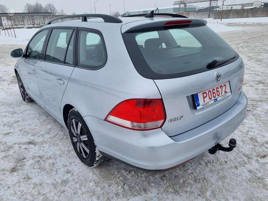 Pelēks Volkswagen Golf 2009 Šauļi, ar dzinēja tilpumu 1.90 L un nobraukumu 213 tūkst. km par 3100 €, foto 9 vietnē AUTOMOTO.COM.LV