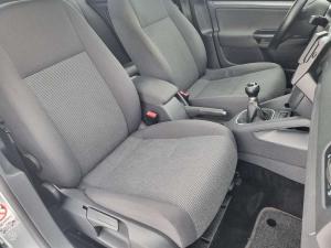 Pelēks Volkswagen Golf 2009 Šauļi, ar dzinēja tilpumu 1.90 L un nobraukumu 213 tūkst. km par 3100 €, foto 24 vietnē AUTOMOTO.COM.LV