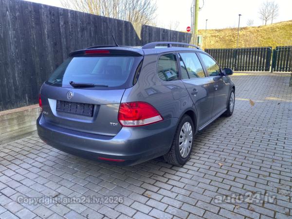 Grey Volkswagen Golf 2009 in Tallinn, with an engine capacity of 1.90 L and mileage of 279 thousand km for 3690 €, photo 4 on AUTOMOTO.COM.LV