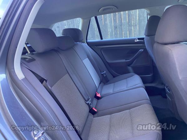 Pelēks Volkswagen Golf 2009 Tallina, ar dzinēja tilpumu 1.90 L un nobraukumu 279 tūkst. km par 3690 €, foto 11 vietnē AUTOMOTO.COM.LV
