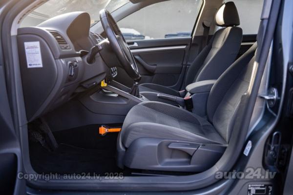 Pelēks Volkswagen Golf 2009 Paide, ar dzinēja tilpumu 1.90 L un nobraukumu 264 tūkst. km par 4190 €, foto 11 vietnē AUTOMOTO.COM.LV
