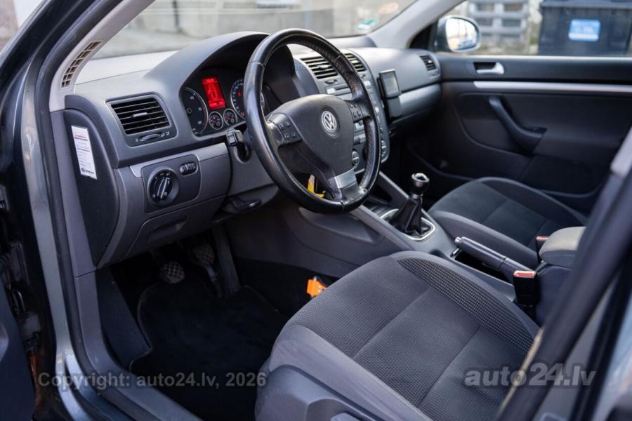 Pelēks Volkswagen Golf 2009 Paide, ar dzinēja tilpumu 1.90 L un nobraukumu 264 tūkst. km par 4190 €, foto 13 vietnē AUTOMOTO.COM.LV