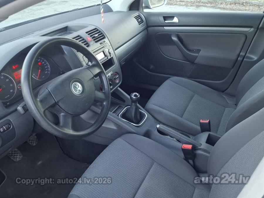 Pelēks Volkswagen Golf 2009 Tartu, ar dzinēja tilpumu 1.40 L un nobraukumu 252 tūkst. km par 2650 €, foto 9 vietnē AUTOMOTO.COM.LV