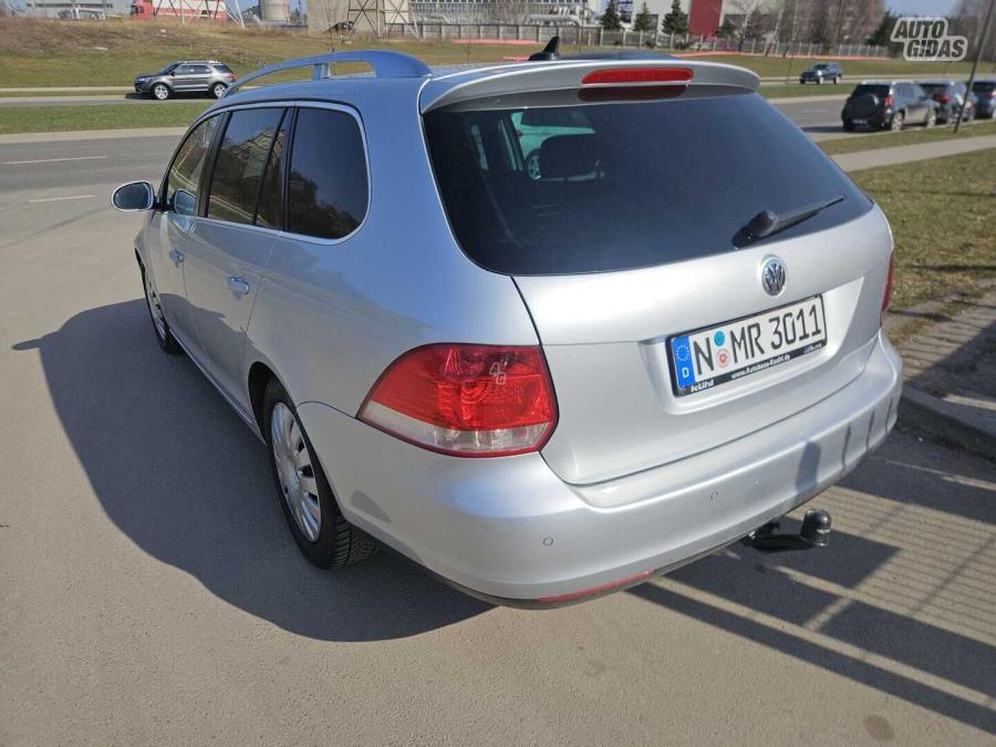 Grey Volkswagen Golf 2009 in Kaunas, with an engine capacity of 2.00 L and mileage of 200 thousand km for 3650 €, photo 4 on AUTOMOTO.COM.LV