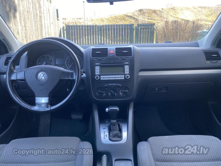 Pelēks Volkswagen Golf 2009 Tallina, ar dzinēja tilpumu 2.00 L un nobraukumu 305 tūkst. km par 3490 €, foto 16 vietnē AUTOMOTO.COM.LV