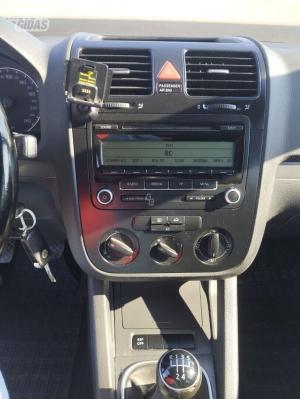 Grey Volkswagen Golf 2009 in Marijampole, with an engine capacity of 1.90 L and mileage of 264 thousand km for 2699 €, photo 14 on AUTOMOTO.COM.LV