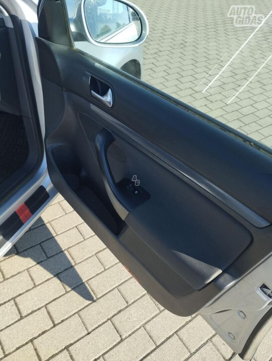 Grey Volkswagen Golf 2009 in Marijampole, with an engine capacity of 1.90 L and mileage of 264 thousand km for 2699 €, photo 16 on AUTOMOTO.COM.LV