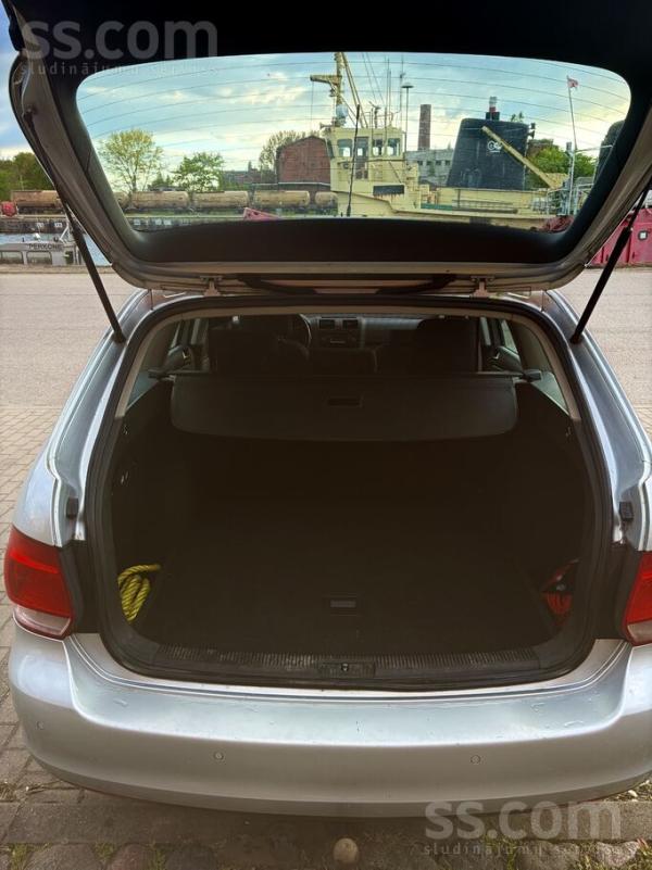 Pelēks Volkswagen Golf 2009 Liepāja, ar dzinēja tilpumu 1.90 L un nobraukumu 301 tūkst. km par 1550 €, foto 9 vietnē AUTOMOTO.COM.LV