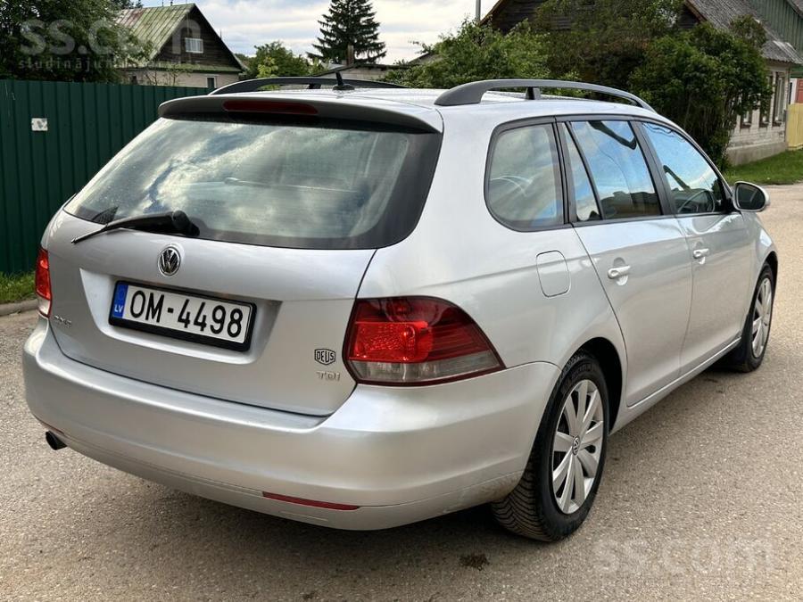 Grey Volkswagen Golf 2009 in Daugavpils, with an engine capacity of 1.60 L and mileage of 200 thousand km for 3650 €, photo 6 on AUTOMOTO.COM.LV