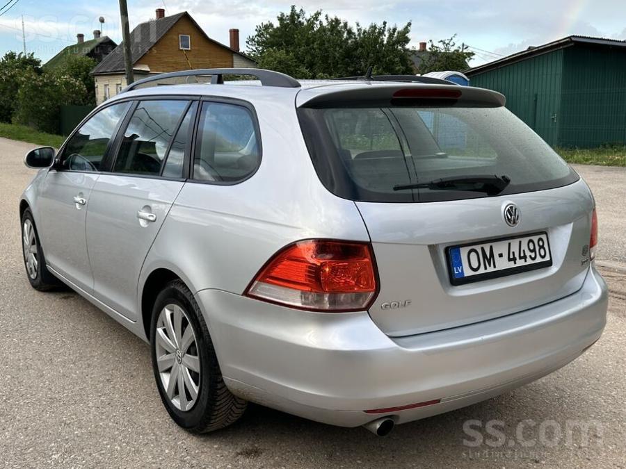 Grey Volkswagen Golf 2009 in Daugavpils, with an engine capacity of 1.60 L and mileage of 200 thousand km for 3650 €, photo 8 on AUTOMOTO.COM.LV