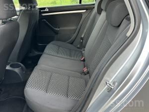 Grey Volkswagen Golf 2009 in Daugavpils, with an engine capacity of 1.60 L and mileage of 200 thousand km for 3650 €, photo 13 on AUTOMOTO.COM.LV