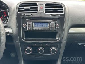 Grey Volkswagen Golf 2009 in Daugavpils, with an engine capacity of 1.60 L and mileage of 200 thousand km for 3650 €, photo 16 on AUTOMOTO.COM.LV