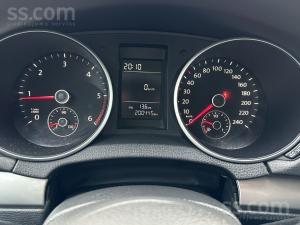 Grey Volkswagen Golf 2009 in Daugavpils, with an engine capacity of 1.60 L and mileage of 200 thousand km for 3650 €, photo 21 on AUTOMOTO.COM.LV
