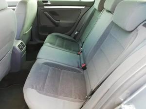 Grey Volkswagen Golf 2009 in Saldus, with an engine capacity of 1.40 L and mileage of 255 thousand km for 4300 €, photo 8 on AUTOMOTO.COM.LV