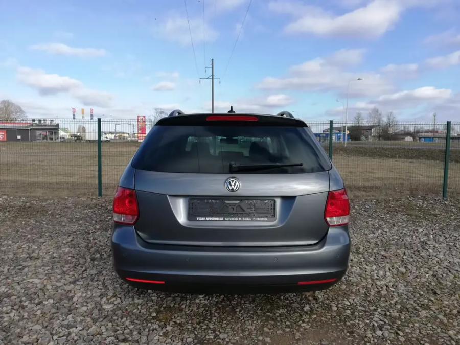 Grey Volkswagen Golf 2009 in Saldus, with an engine capacity of 1.40 L and mileage of 255 thousand km for 4300 €, photo 13 on AUTOMOTO.COM.LV