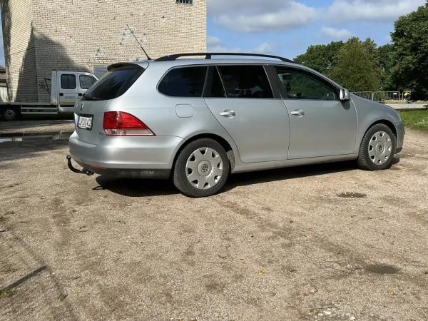 Pelēks Volkswagen Golf 2009 Grobiņa, ar dzinēja tilpumu 1.90 L un nobraukumu 278 tūkst. km par 2995 €, foto 4 vietnē AUTOMOTO.COM.LV