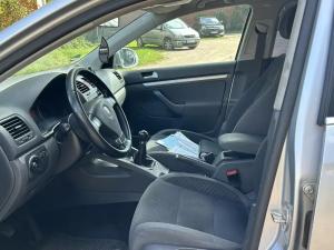 Grey Volkswagen Golf 2009 in Grobiņa, with an engine capacity of 1.90 L and mileage of 278 thousand km for 2995 €, photo 8 on AUTOMOTO.COM.LV