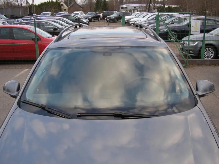 Grey Volkswagen Golf 2009 in Sigulda, with an engine capacity of 1.90 L and mileage of 282 thousand km for 2550 €, photo 13 on AUTOMOTO.COM.LV