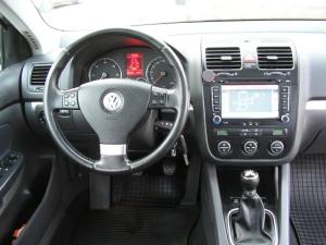 Grey Volkswagen Golf 2009 in Sigulda, with an engine capacity of 1.90 L and mileage of 282 thousand km for 2550 €, photo 15 on AUTOMOTO.COM.LV