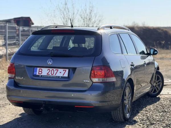 Grey Volkswagen Golf 2009 in Riga, with an engine capacity of 1.90 L and mileage of 270 thousand km for 3995 €, photo 4 on AUTOMOTO.COM.LV