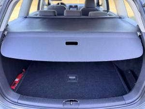 Pelēks Volkswagen Golf 2009 Rīga, ar dzinēja tilpumu 1.90 L un nobraukumu 270 tūkst. km par 3995 €, foto 6 vietnē AUTOMOTO.COM.LV