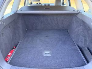 Pelēks Volkswagen Golf 2009 Rīga, ar dzinēja tilpumu 1.90 L un nobraukumu 270 tūkst. km par 3995 €, foto 7 vietnē AUTOMOTO.COM.LV