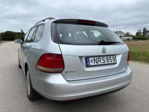 Grey Volkswagen Golf 2009 in Mazeikiai, with an engine capacity of 1.60 L and mileage of 221 thousand km for 950 €, photo 4 on AUTOMOTO.COM.LV