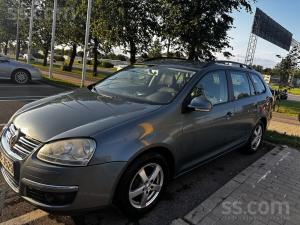 Pelēks Volkswagen Golf 2009 Rīga, ar dzinēja tilpumu 1.90 L un nobraukumu 278 tūkst. km par 2250 €, foto  vietnē AUTOMOTO.COM.LV