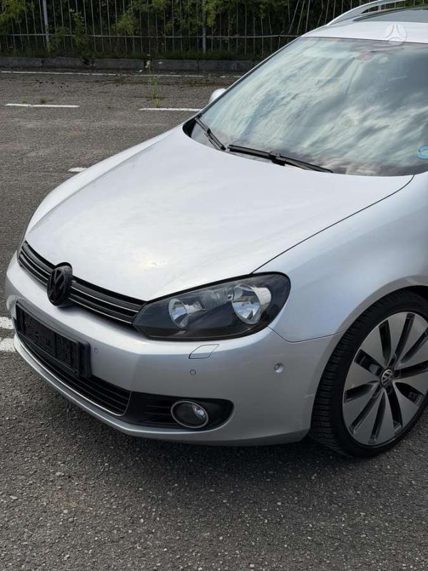 Grey Volkswagen Golf 2009 in Kedainiai, with an engine capacity of 1.60 L and mileage of 357 thousand km for 3400 €, photo 8 on AUTOMOTO.COM.LV