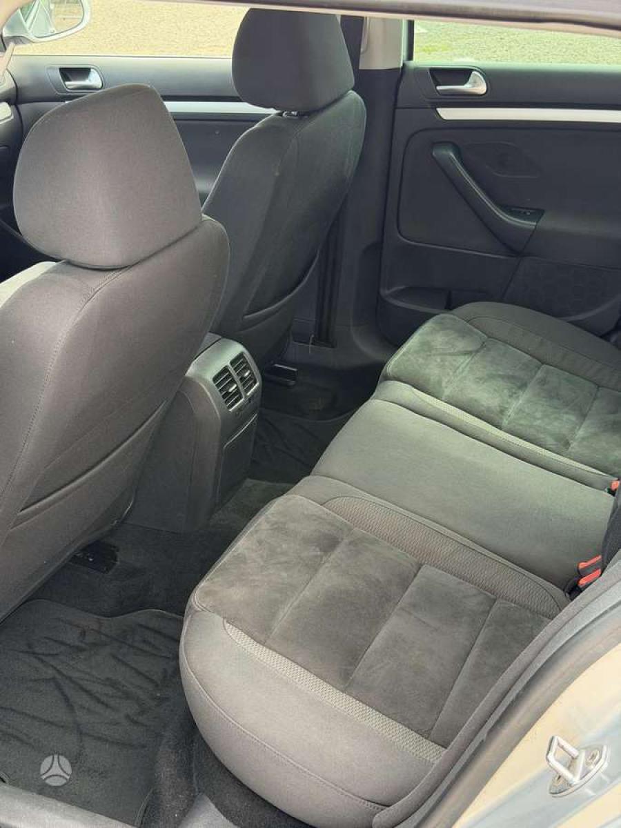Pelēks Volkswagen Golf 2009 Kėdainiai, ar dzinēja tilpumu 1.60 L un nobraukumu 357 tūkst. km par 3400 €, foto 18 vietnē AUTOMOTO.COM.LV
