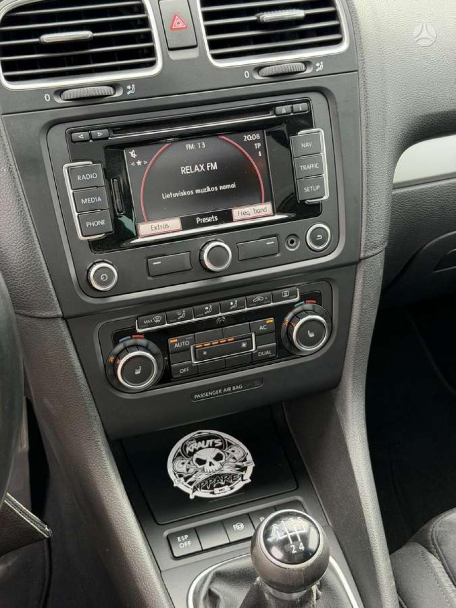 Pelēks Volkswagen Golf 2009 Kėdainiai, ar dzinēja tilpumu 1.60 L un nobraukumu 357 tūkst. km par 3400 €, foto 29 vietnē AUTOMOTO.COM.LV