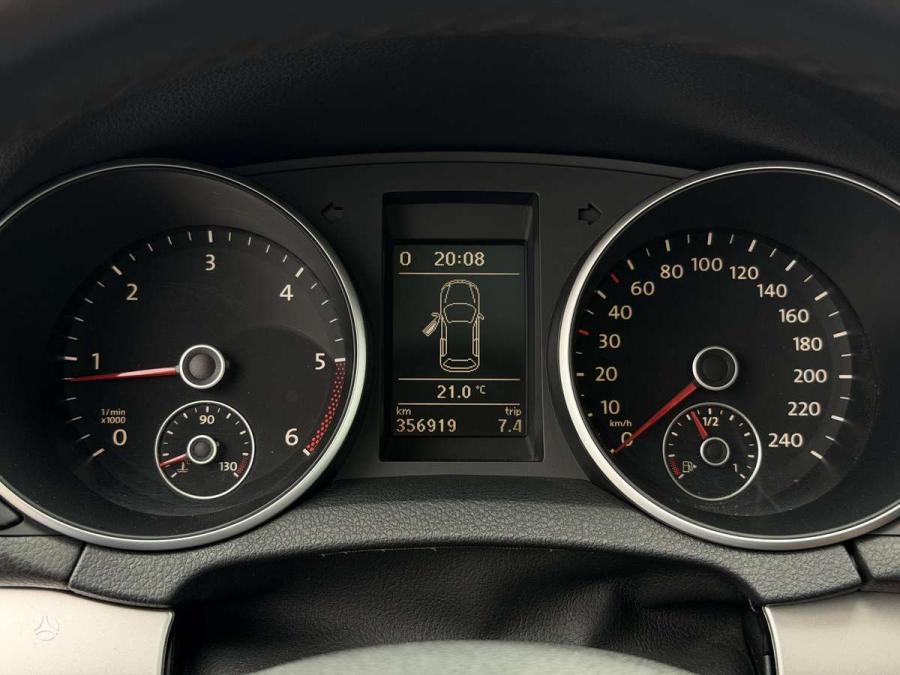 Pelēks Volkswagen Golf 2009 Kėdainiai, ar dzinēja tilpumu 1.60 L un nobraukumu 357 tūkst. km par 3400 €, foto 30 vietnē AUTOMOTO.COM.LV