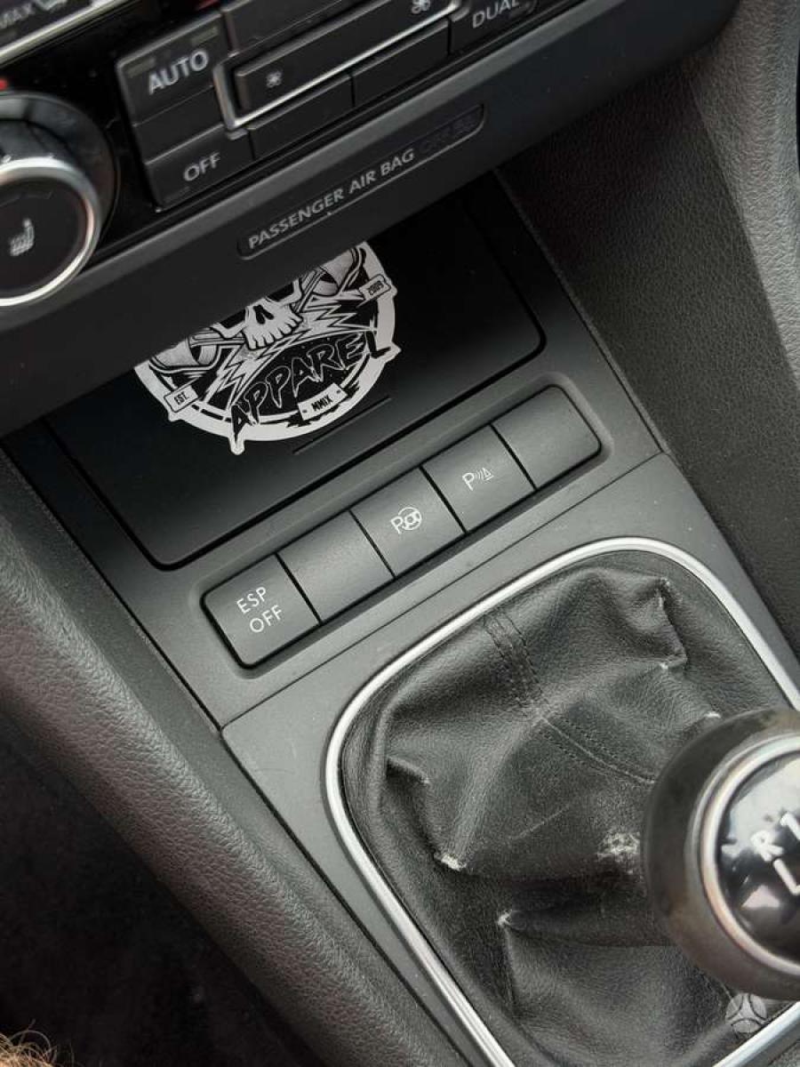 Pelēks Volkswagen Golf 2009 Kėdainiai, ar dzinēja tilpumu 1.60 L un nobraukumu 357 tūkst. km par 3400 €, foto 32 vietnē AUTOMOTO.COM.LV