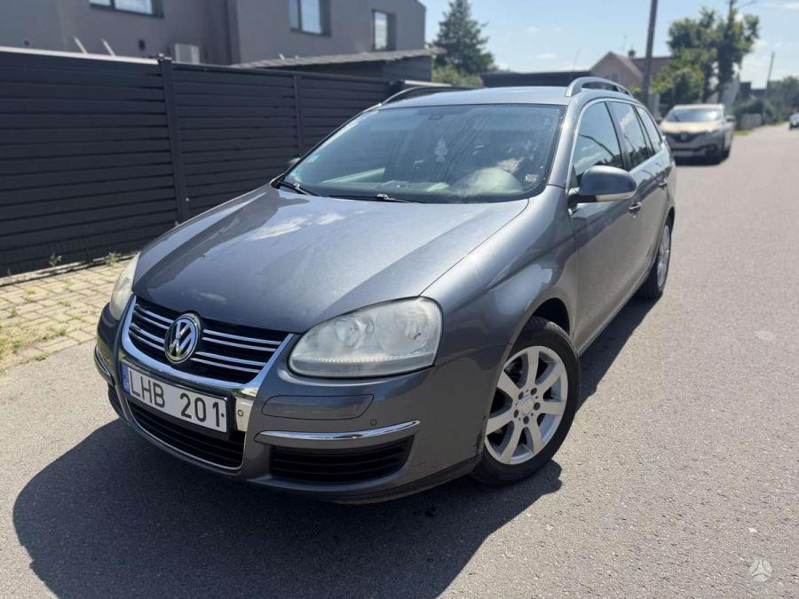 Pelēks Volkswagen Golf 2009 Kauņa, ar dzinēja tilpumu 1.90 L un nobraukumu 264 tūkst. km par 2250 €, foto 1 vietnē AUTOMOTO.COM.LV