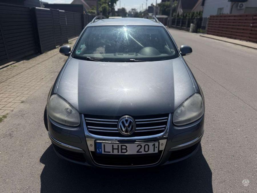 Pelēks Volkswagen Golf 2009 Kauņa, ar dzinēja tilpumu 1.90 L un nobraukumu 264 tūkst. km par 2250 €, foto 3 vietnē AUTOMOTO.COM.LV