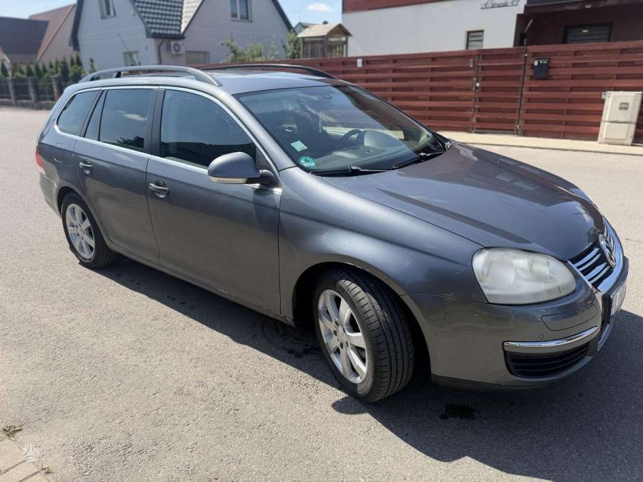 Pelēks Volkswagen Golf 2009 Kauņa, ar dzinēja tilpumu 1.90 L un nobraukumu 264 tūkst. km par 2250 €, foto 4 vietnē AUTOMOTO.COM.LV