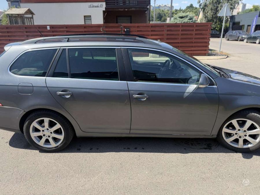 Pelēks Volkswagen Golf 2009 Kauņa, ar dzinēja tilpumu 1.90 L un nobraukumu 264 tūkst. km par 2250 €, foto 5 vietnē AUTOMOTO.COM.LV