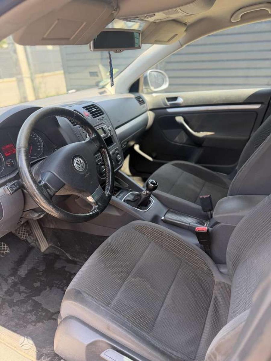 Pelēks Volkswagen Golf 2009 Kauņa, ar dzinēja tilpumu 1.90 L un nobraukumu 264 tūkst. km par 2250 €, foto 11 vietnē AUTOMOTO.COM.LV