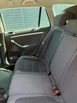 Pelēks Volkswagen Golf 2009 Kauņa, ar dzinēja tilpumu 1.90 L un nobraukumu 264 tūkst. km par 2250 €, foto 14 vietnē AUTOMOTO.COM.LV