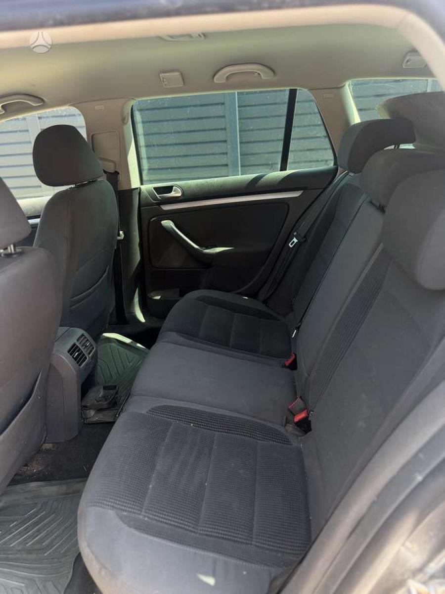 Pelēks Volkswagen Golf 2009 Kauņa, ar dzinēja tilpumu 1.90 L un nobraukumu 264 tūkst. km par 2250 €, foto 15 vietnē AUTOMOTO.COM.LV