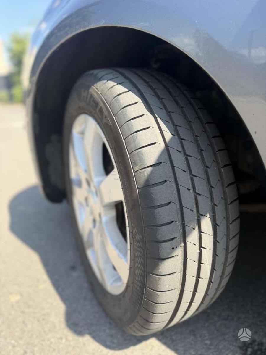 Pelēks Volkswagen Golf 2009 Kauņa, ar dzinēja tilpumu 1.90 L un nobraukumu 264 tūkst. km par 2250 €, foto 17 vietnē AUTOMOTO.COM.LV