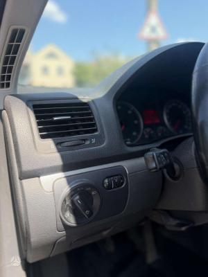 Pelēks Volkswagen Golf 2009 Kauņa, ar dzinēja tilpumu 1.90 L un nobraukumu 264 tūkst. km par 2250 €, foto 19 vietnē AUTOMOTO.COM.LV