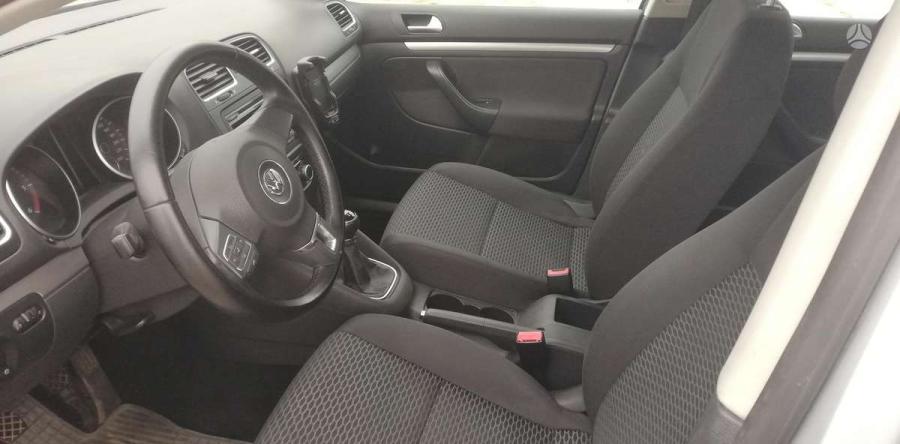Grey Volkswagen Golf 2009 in Vilnius, with an engine capacity of 1.60 L and mileage of 210 thousand km for 4100 €, photo 7 on AUTOMOTO.COM.LV