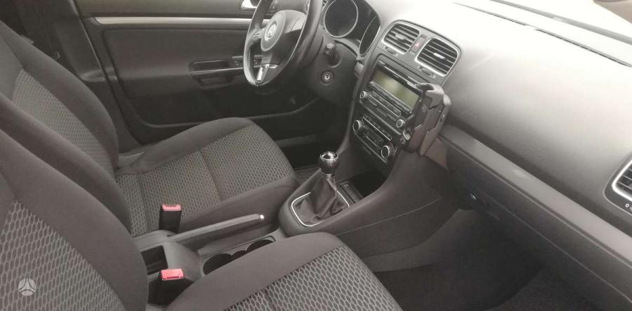 Grey Volkswagen Golf 2009 in Vilnius, with an engine capacity of 1.60 L and mileage of 210 thousand km for 4100 €, photo 10 on AUTOMOTO.COM.LV