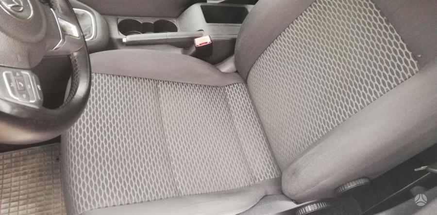 Grey Volkswagen Golf 2009 in Vilnius, with an engine capacity of 1.60 L and mileage of 210 thousand km for 4100 €, photo 12 on AUTOMOTO.COM.LV