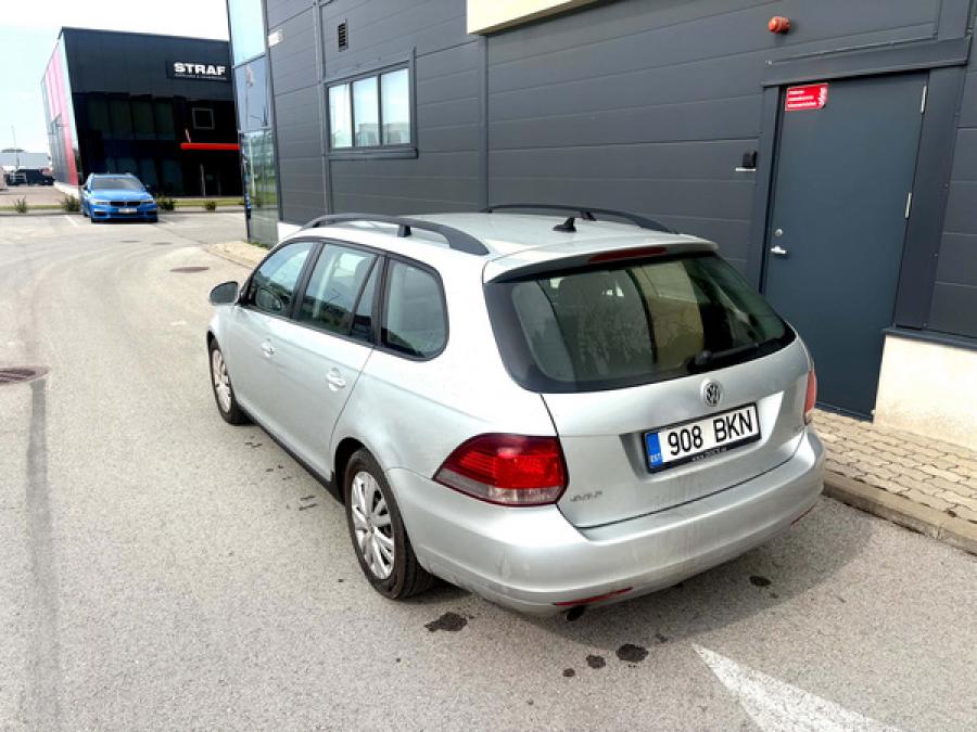 Pelēks Volkswagen Golf 2009 Tallina, ar dzinēja tilpumu 1.60 L un nobraukumu 287 tūkst. km par 2799 €, foto 3 vietnē AUTOMOTO.COM.LV