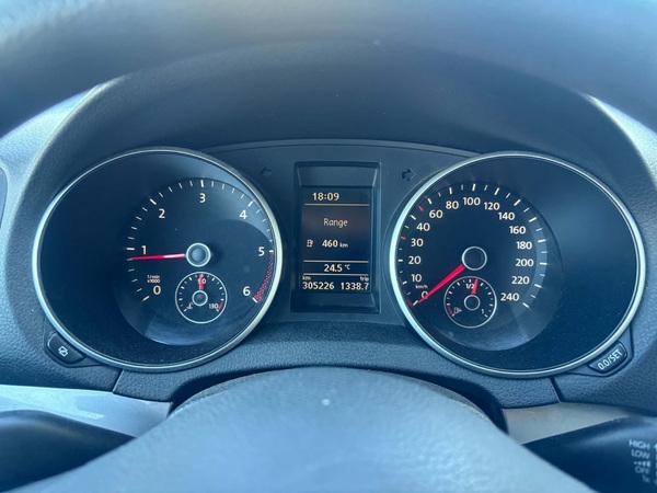 Grey Volkswagen Golf 2009 in Tallinn, with an engine capacity of 1.60 L and mileage of 287 thousand km for 2799 €, photo 8 on AUTOMOTO.COM.LV
