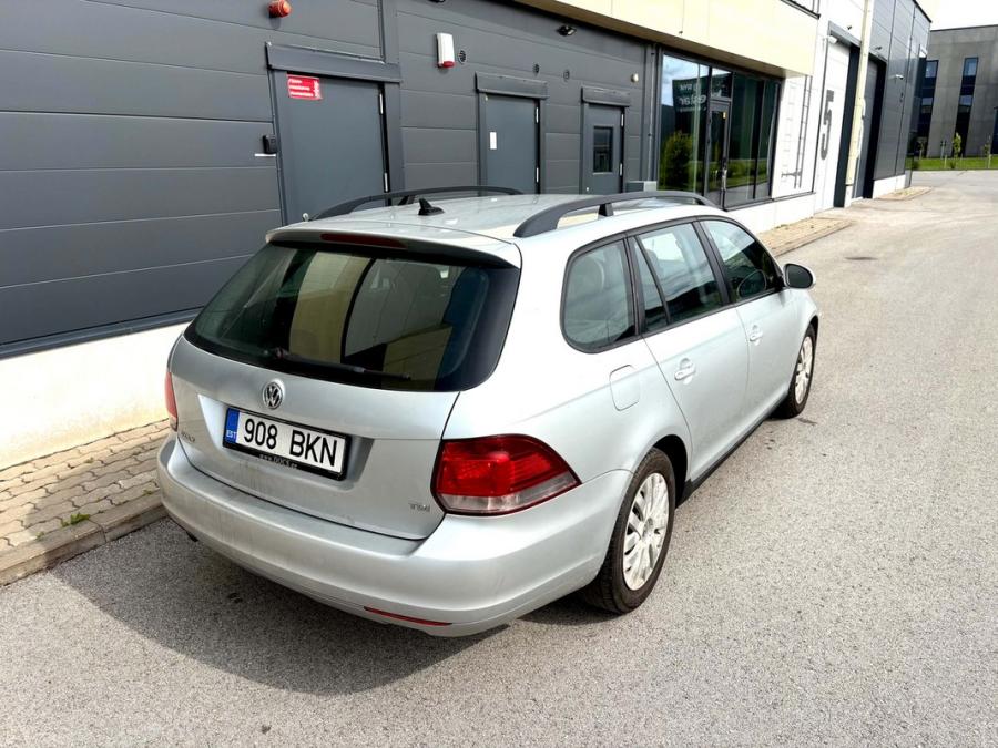 Pelēks Volkswagen Golf 2009 Tallina, ar dzinēja tilpumu 1.60 L un nobraukumu 287 tūkst. km par 2799 €, foto 20 vietnē AUTOMOTO.COM.LV